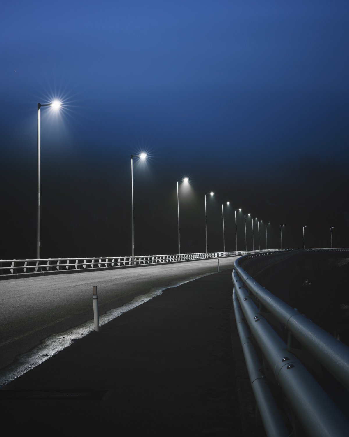 重さのない静けさ──Minimalist Photographyの魅力｜Negi Asatsuki