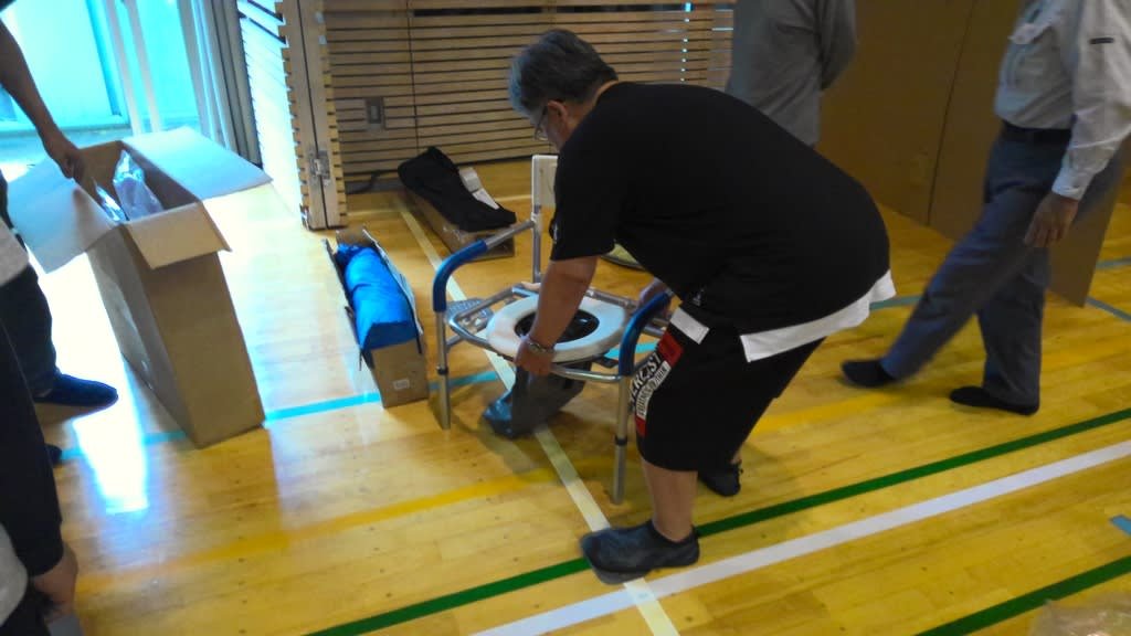 地区防災委員会 避難所設置訓練｜とどろみの森学園