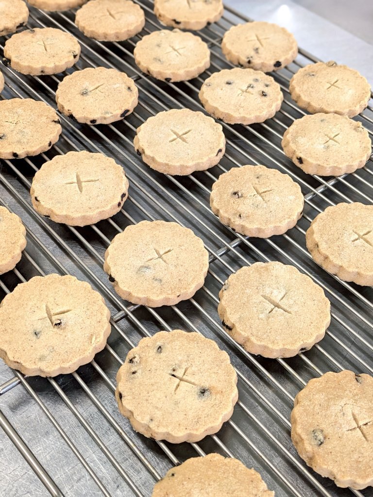 〈お菓子のこと〉季節のビスケットと定番のビスケット | Siul cakes ソウルケーキ | Tantallon cakes タンタロンケーキ｜🦢elf'sTearoom/店主の記録