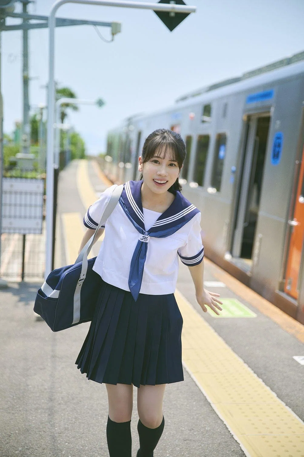 เปิดจอง Nonaka Kokona 1st Photo Book 「Utakata」｜artozaka46