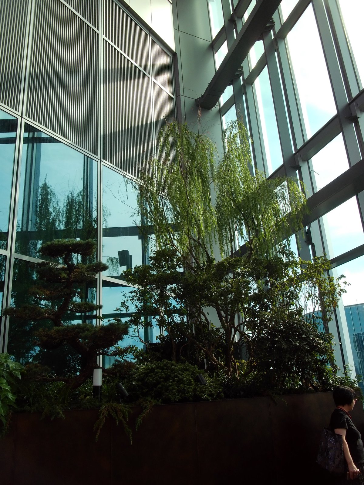 高輪ゲートウェイにできた個性強めの屋上庭園、LUFTBAUM。｜niwa_emon