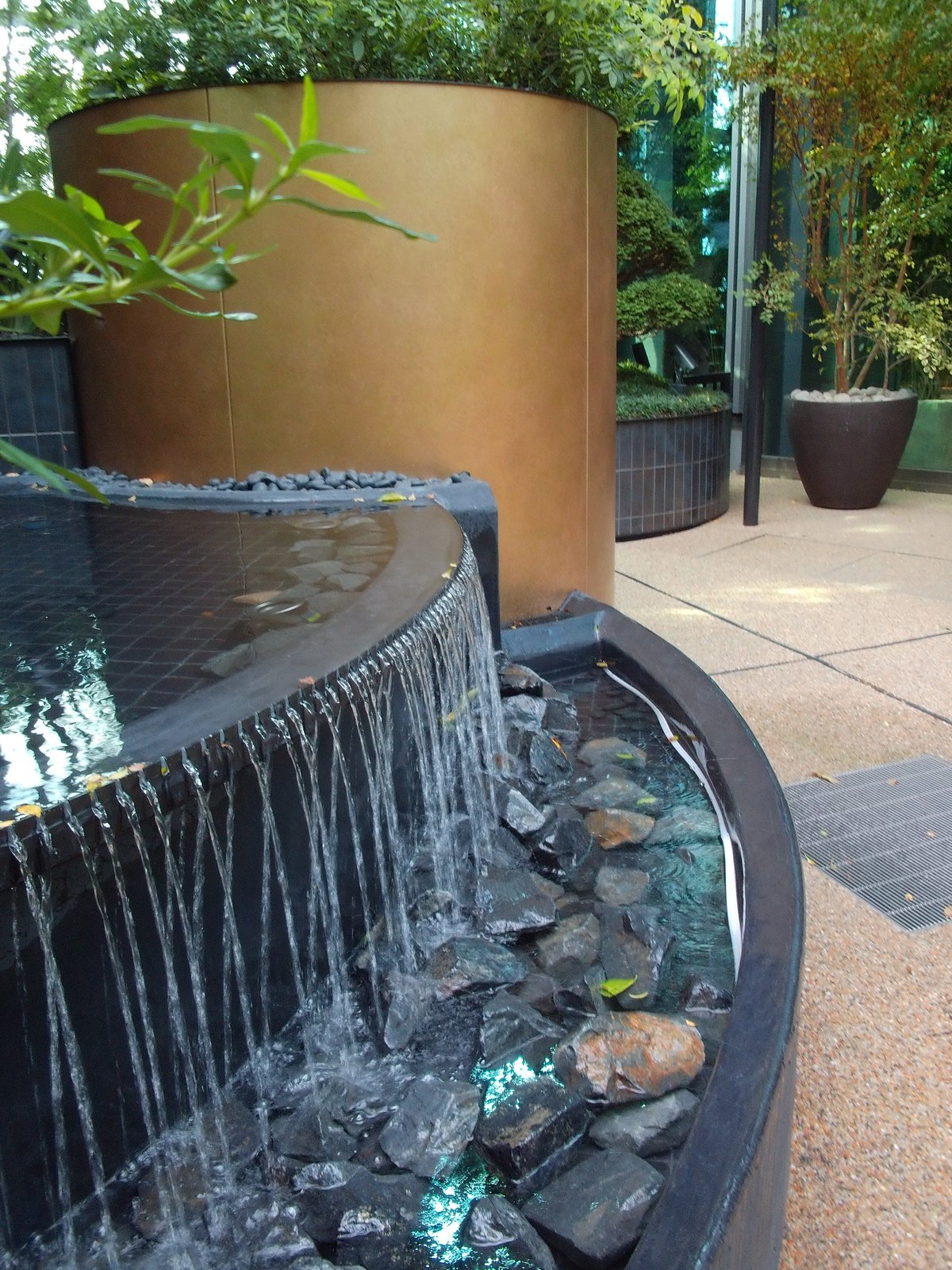 高輪ゲートウェイにできた個性強めの屋上庭園、LUFTBAUM。｜niwa_emon