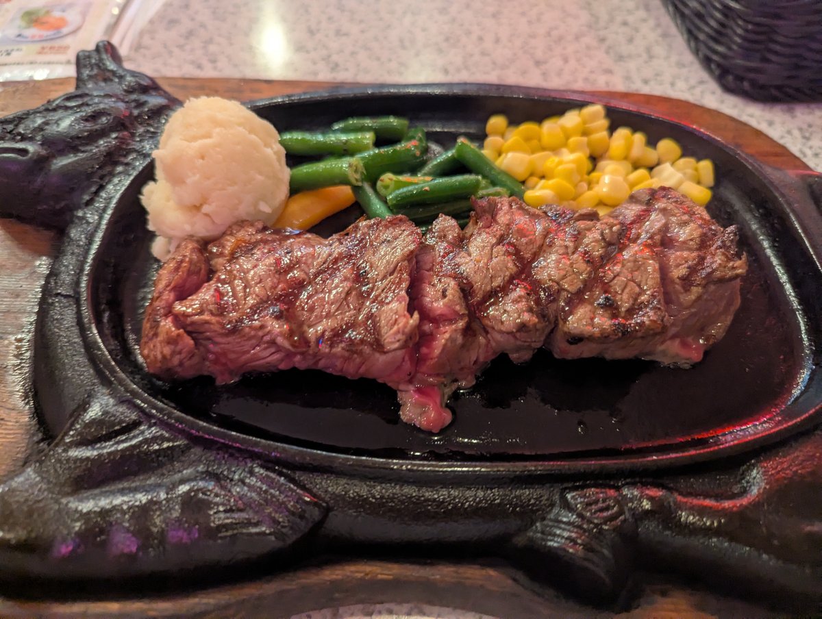 ステーキ屋で休日を過ごす｜taira-r