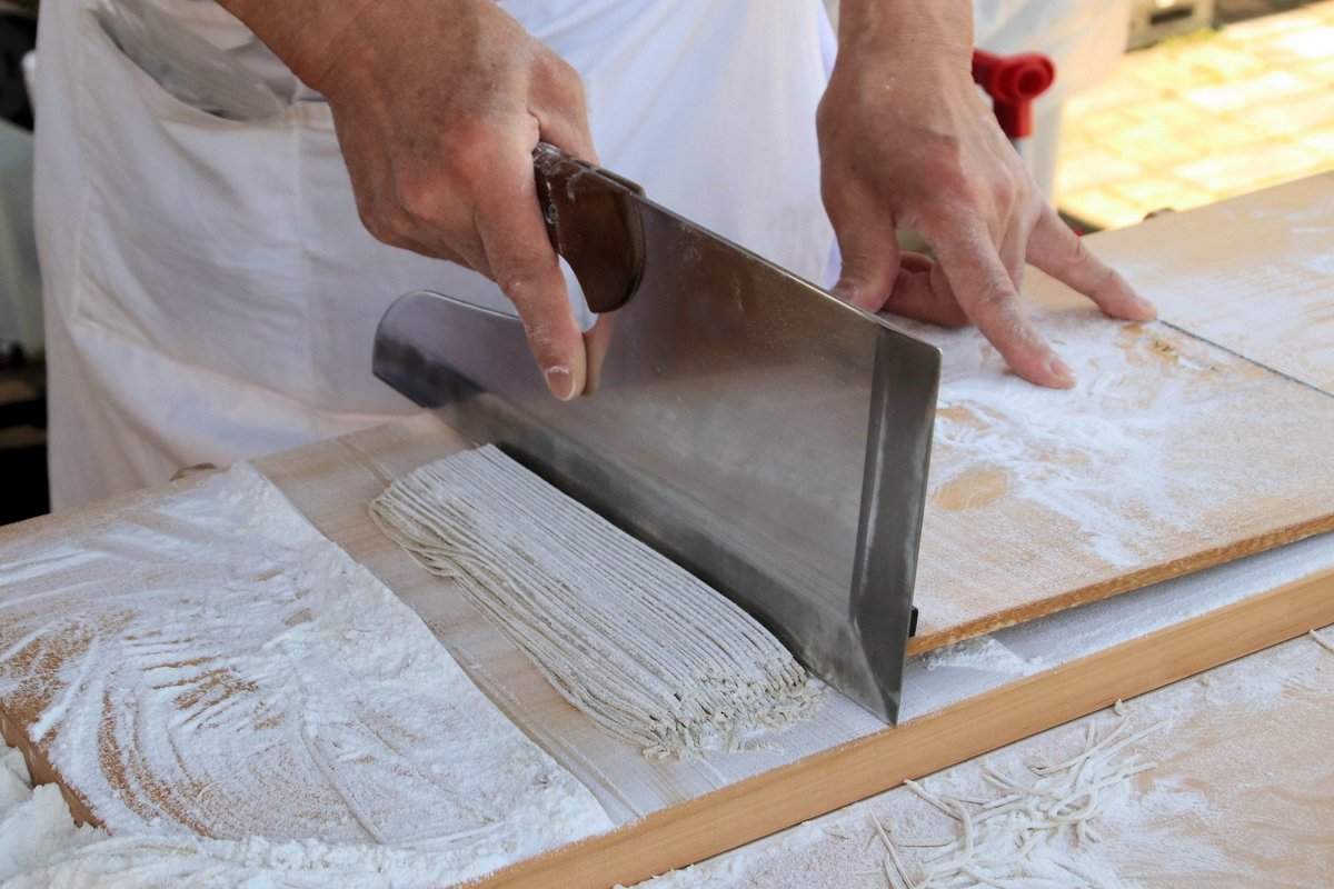 10月8日は「そばの日」——これだけ見ればOK（由来／年越しそばの意味／江戸のそば文化）｜もと国王の大秦野王国広報センター（雑煮系）