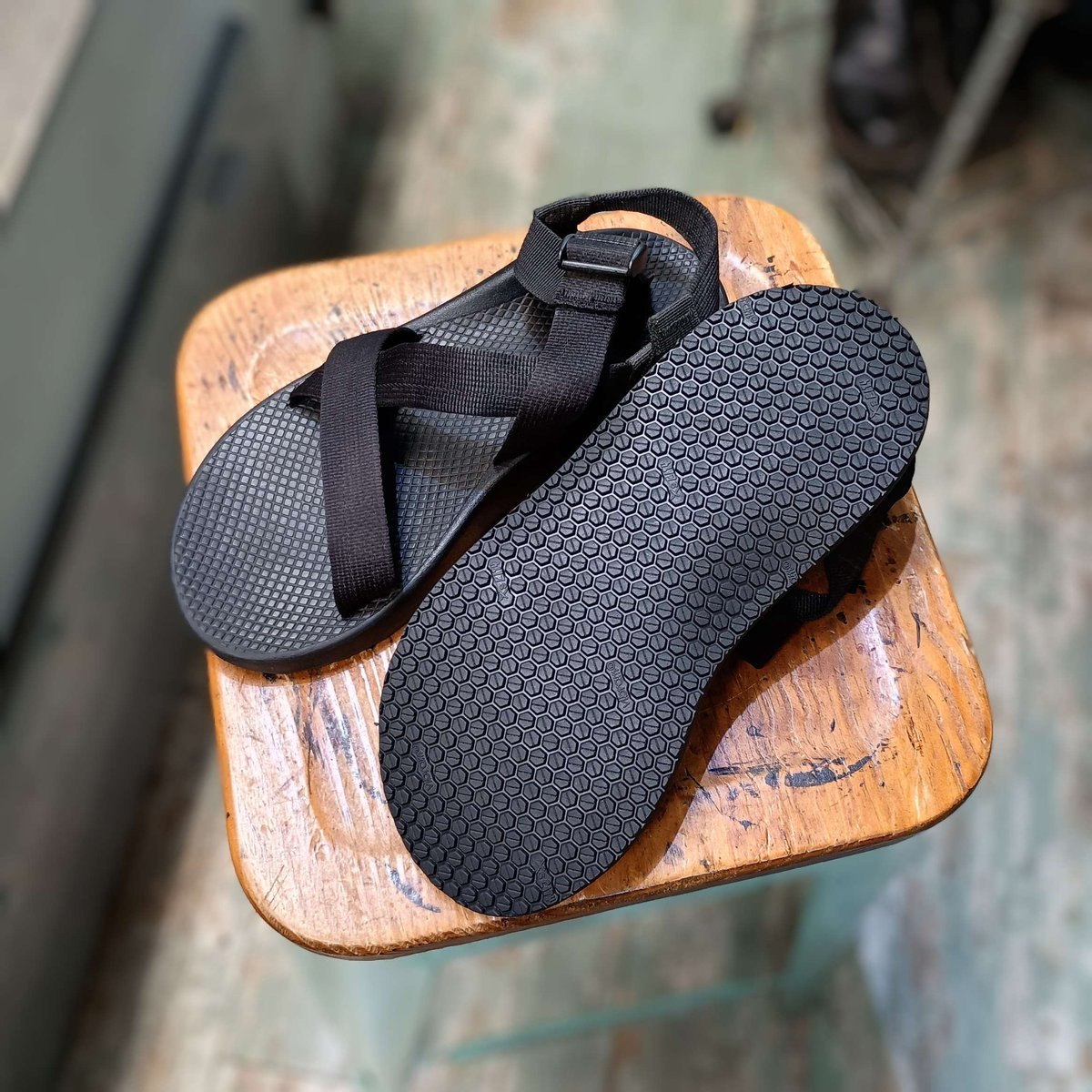 【リソール/ソール交換】Chaco/チャコサンダル＋vibram#7120セーフウォーキング｜CREA Repair & Handcrafts ...