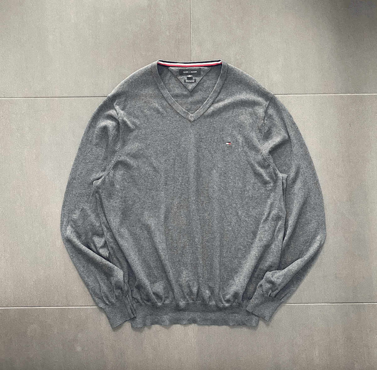 【2025秋冬】大人が着るトレンドのVネックニット🧶 ｜Red Hurl