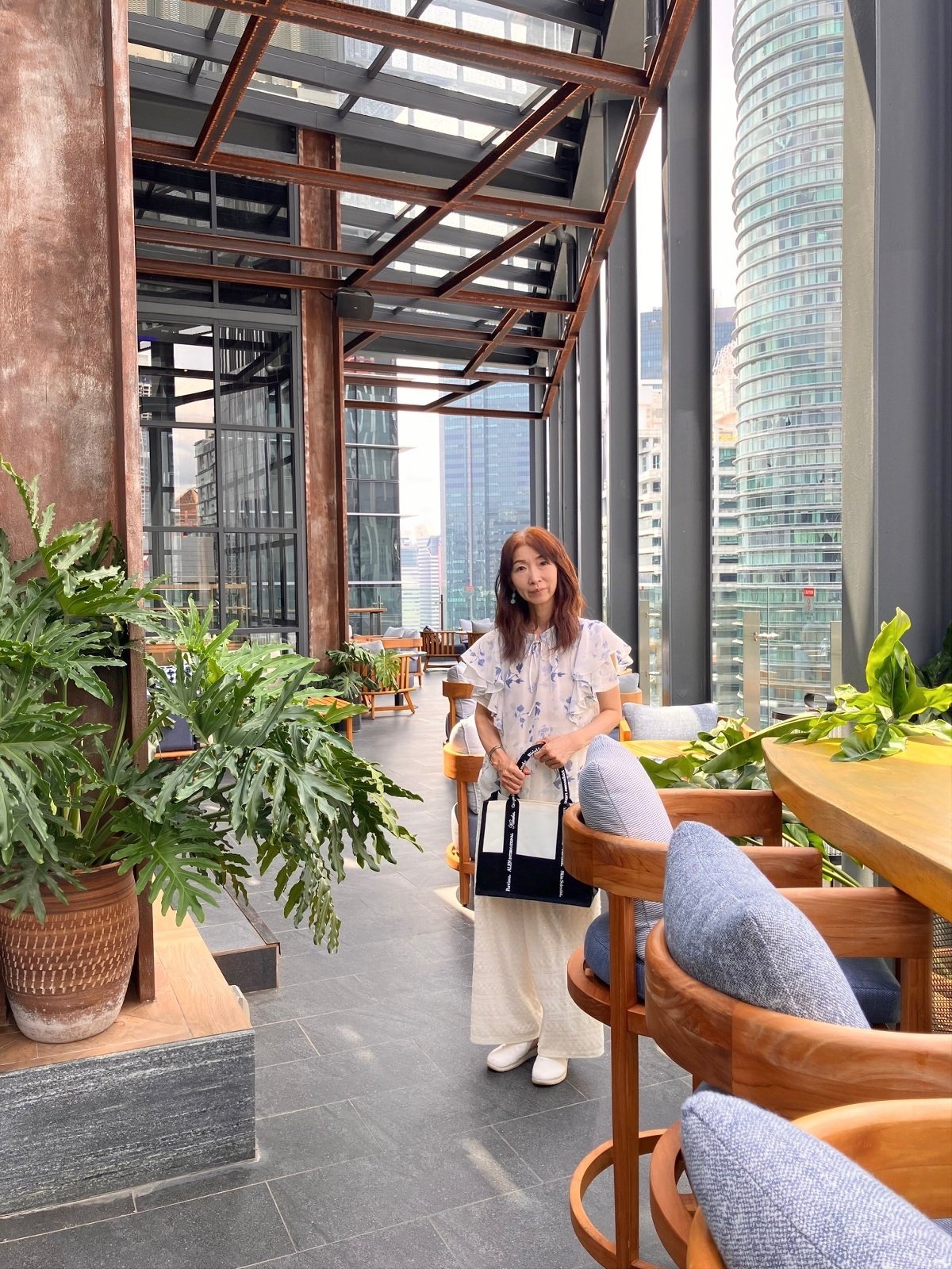 ペトロナスタワーを望む美しいルーフトッププールと朝食レストラン＜ハイアットセントリックシティセンター③＞｜ATSUKO KUSHIMA