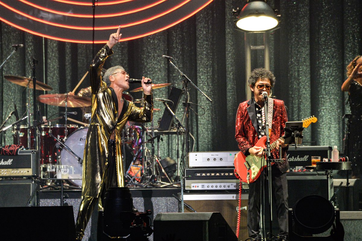 奥田民生と吉川晃司が結成したユニット、Ooochie Koochie。彼らの全国ツアーの舞台裏に独占密着し、武道館公演直後にインタビューを敢行した渾身のドキュメンタリーが完成！10月25日(土 ...