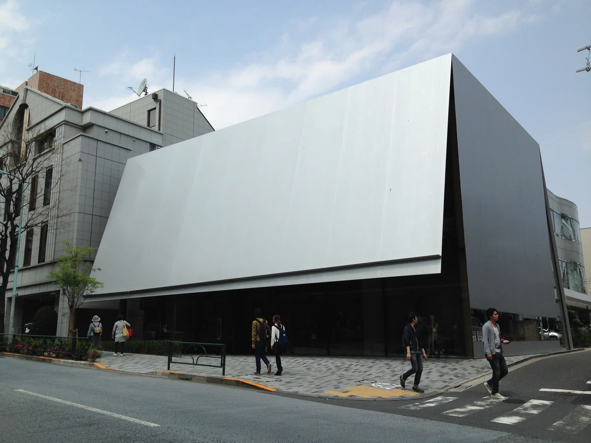 【architecture】Miu Miu Aoyama｜ヘルツォーク&ド・ムーロン｜small design
