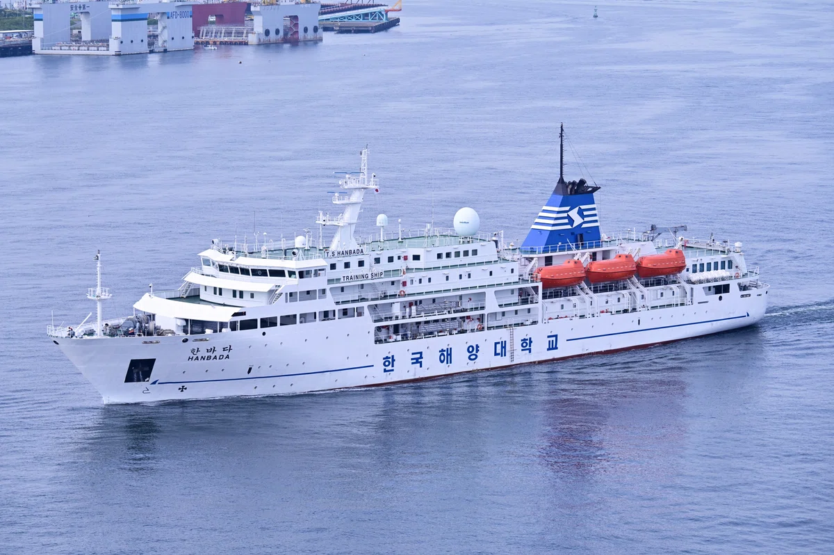 【船の写真】東京港で韓国練習船「ハンバダ（HANBADA, 한바다）」を見てきた｜ユキカゼ（深水千翔）