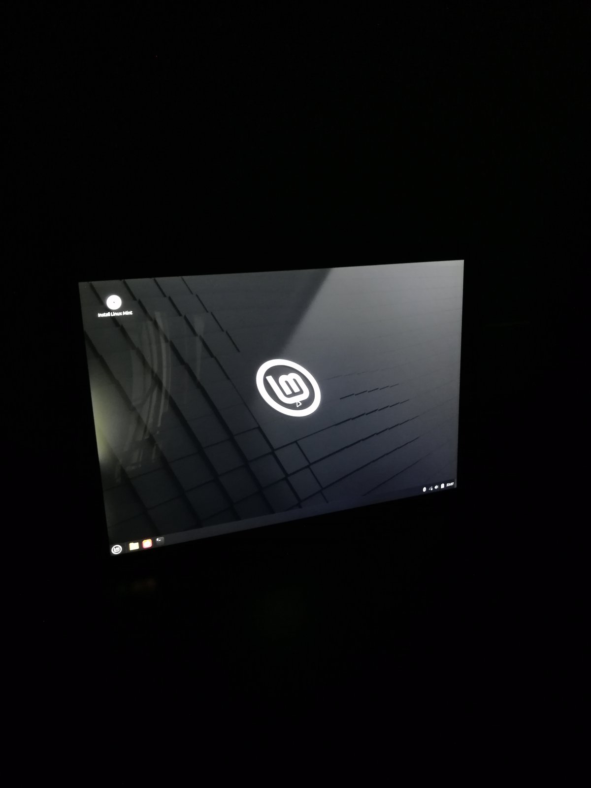 💻Surface Pro 4に初めてのLinux OS導入｜AERO