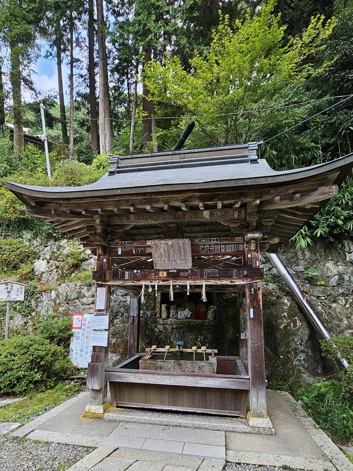 社寺散歩｜長命寺｜滋賀・近江八幡市｜808段の石段を登りきると長生きできる？｜xicano