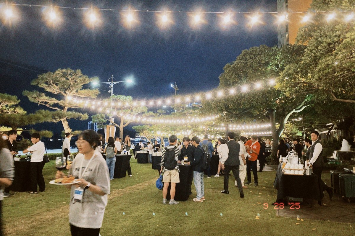 【UIST2025に参加】ReflecTrace: Hover Interface using Corneal Reflection ...