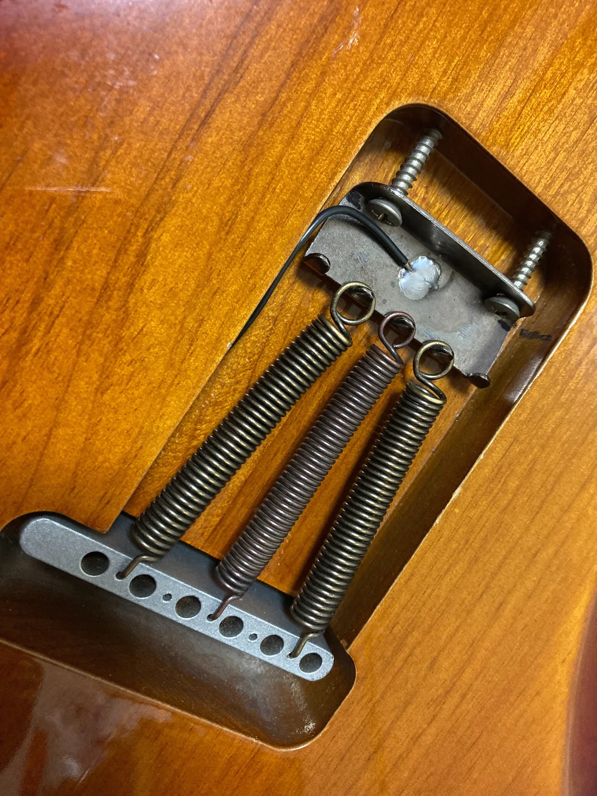 Raw Vintageの「Tremolo Springs（RVTS-1）」を試してみました｜Izo