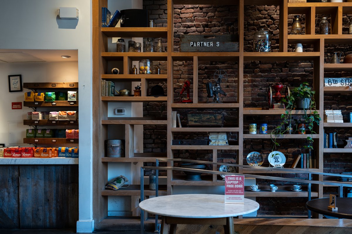 NYC / Coffee Diary Vol. 4 (Partners Coffee Williamsburg)｜Josh In Brooklyn