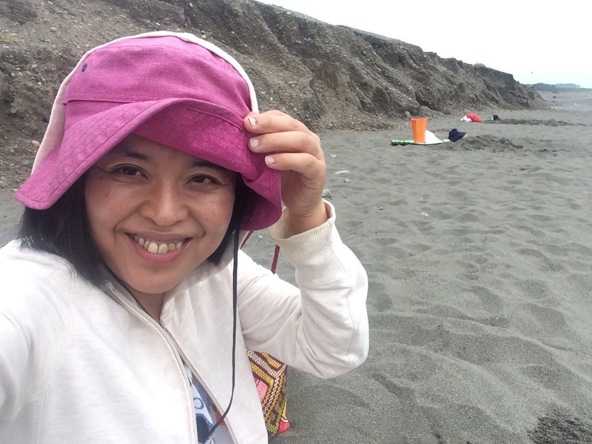 穴を掘って人を埋めてただ埋められた人を見守るそれでお金がもらえる仕事もある｜落ち着くお金の研究所・Yamakoshi Maria