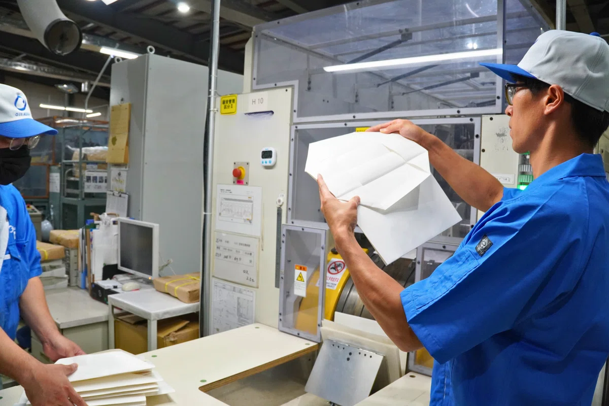 Oji Adba: Manufacturing paper bags, the face of a company or brand｜Oji ...