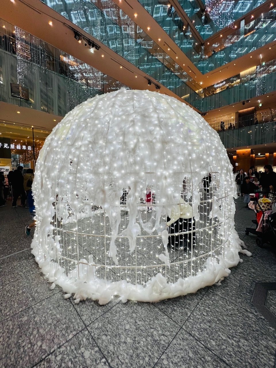 都内 クリスマスツリー巡り 2025｜ミント