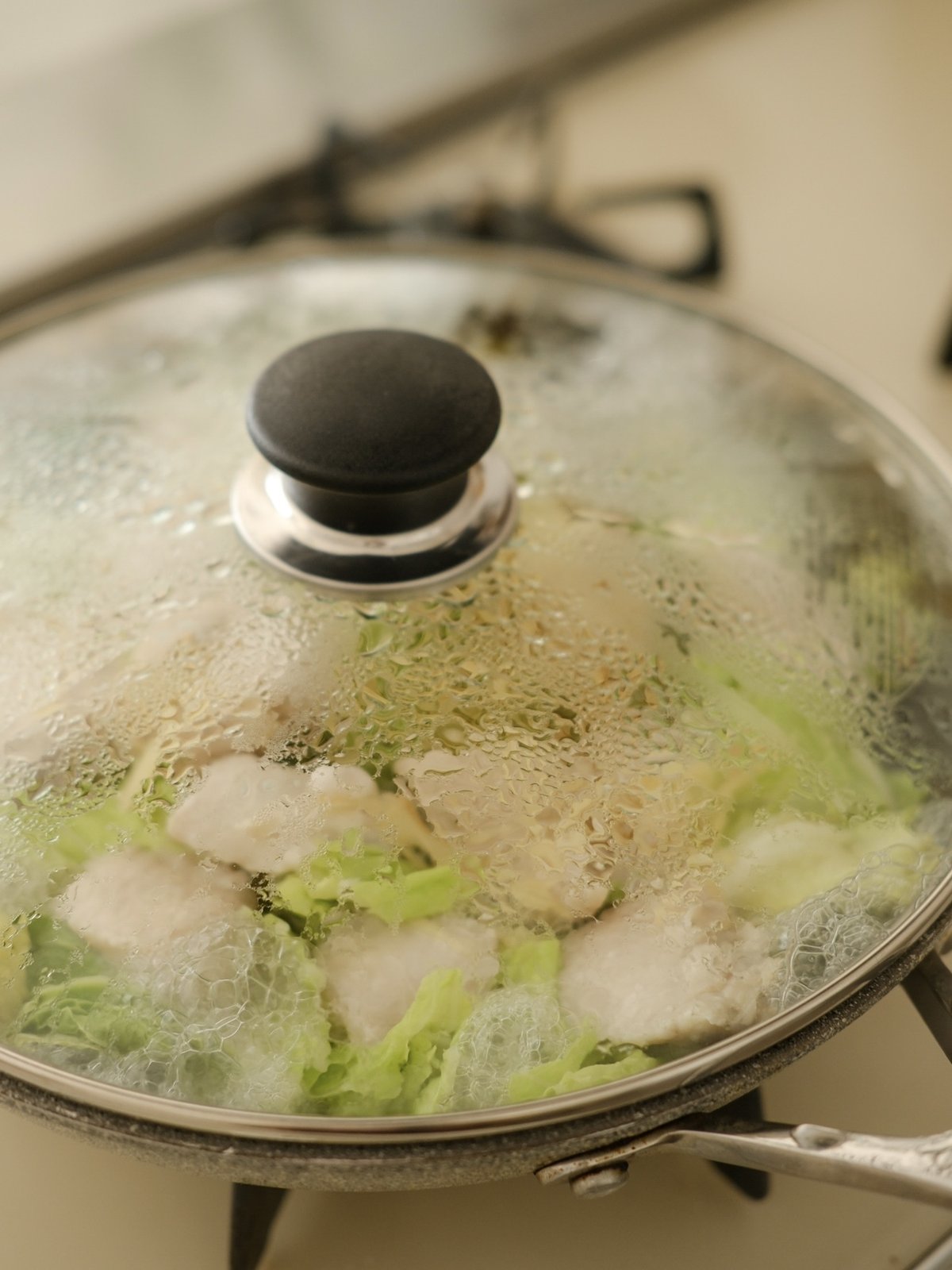 年末の台所がしんどい日に。覚えておきたい「整え蒸し」｜Yuu｜料理がしんどい日の、お守りレシピ。