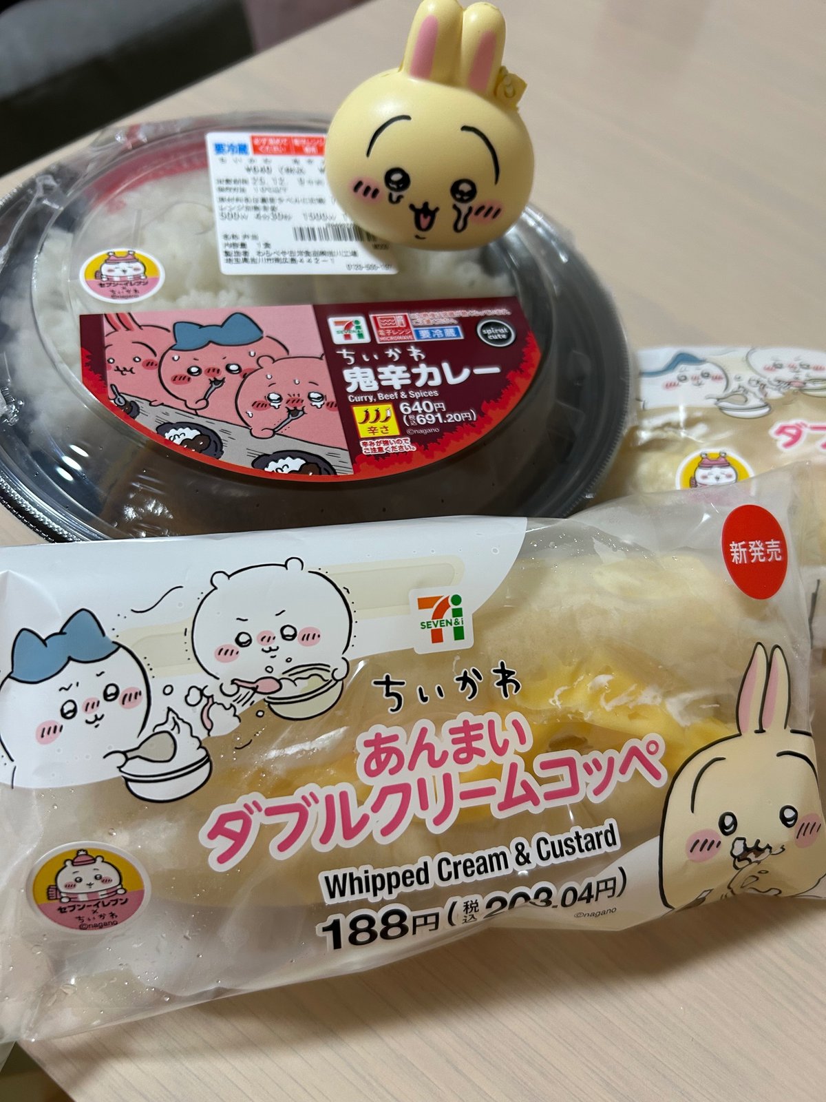 ちいかわ！セブンイレブンで色々買ったよ🍞｜こっちー