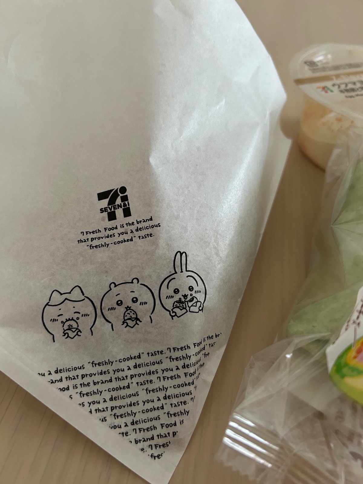 ちいかわ！セブンイレブンで色々買ったよ🍞｜こっちー