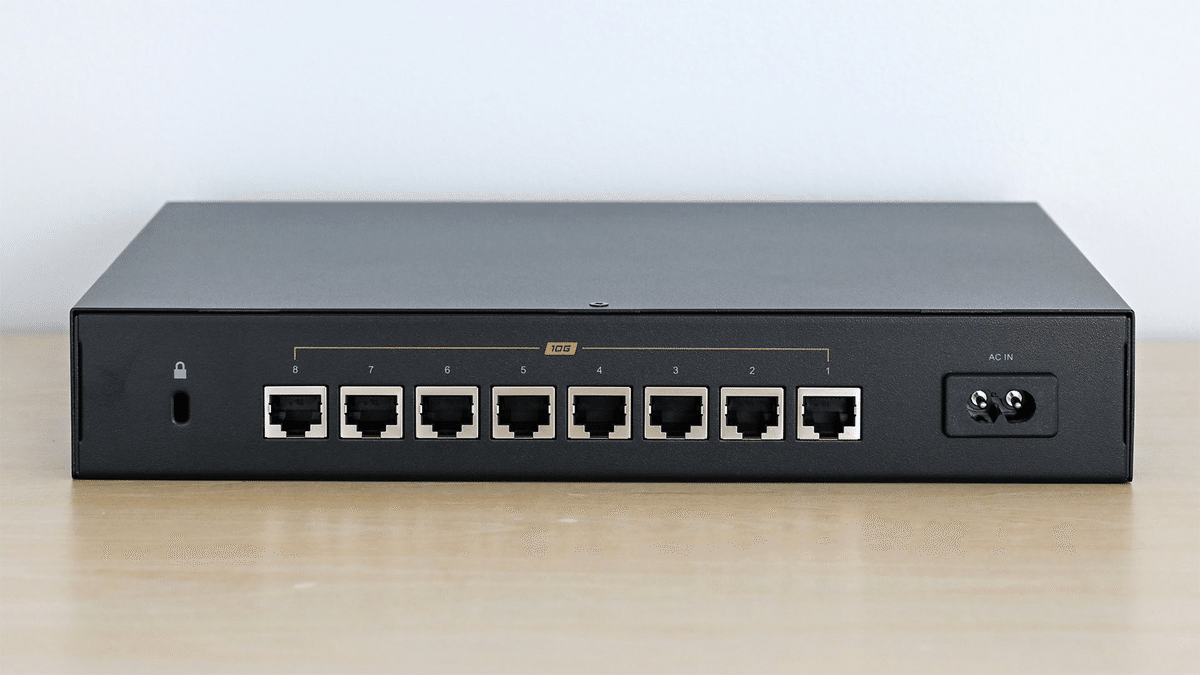 BUFFALO LXW-10G8をレビュー！10ギガ回線を本気で活かすなら、このスイッチングハブ一択｜マクリン(新井涼太) / ガジェットブロガー