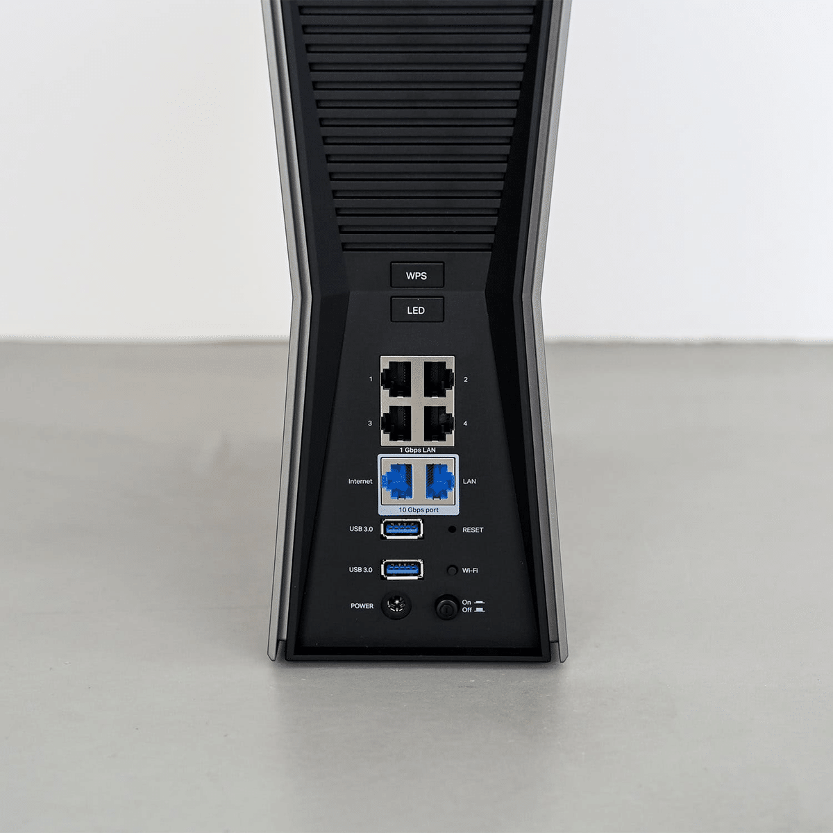 BUFFALO LXW-10G8をレビュー！10ギガ回線を本気で活かすなら、このスイッチングハブ一択｜マクリン(新井涼太) / ガジェットブロガー