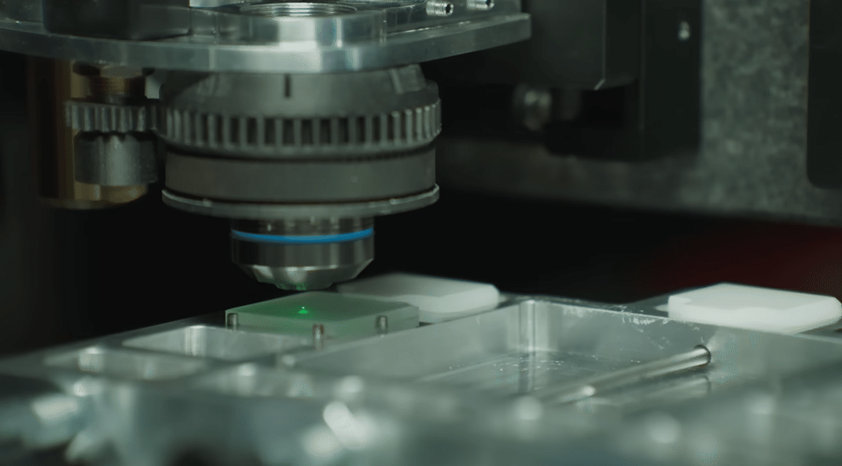 人類はいつまで記録を残せるのか⁉——SPhotonixの5Dメモリクリスタルが問い直す“保存”という行為｜Neo Tech World