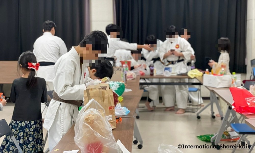 【市川道場】一年の締めくくりに笑顔が満開！賑やかな納会の記録｜沖縄空手道剛柔流国際尚礼会