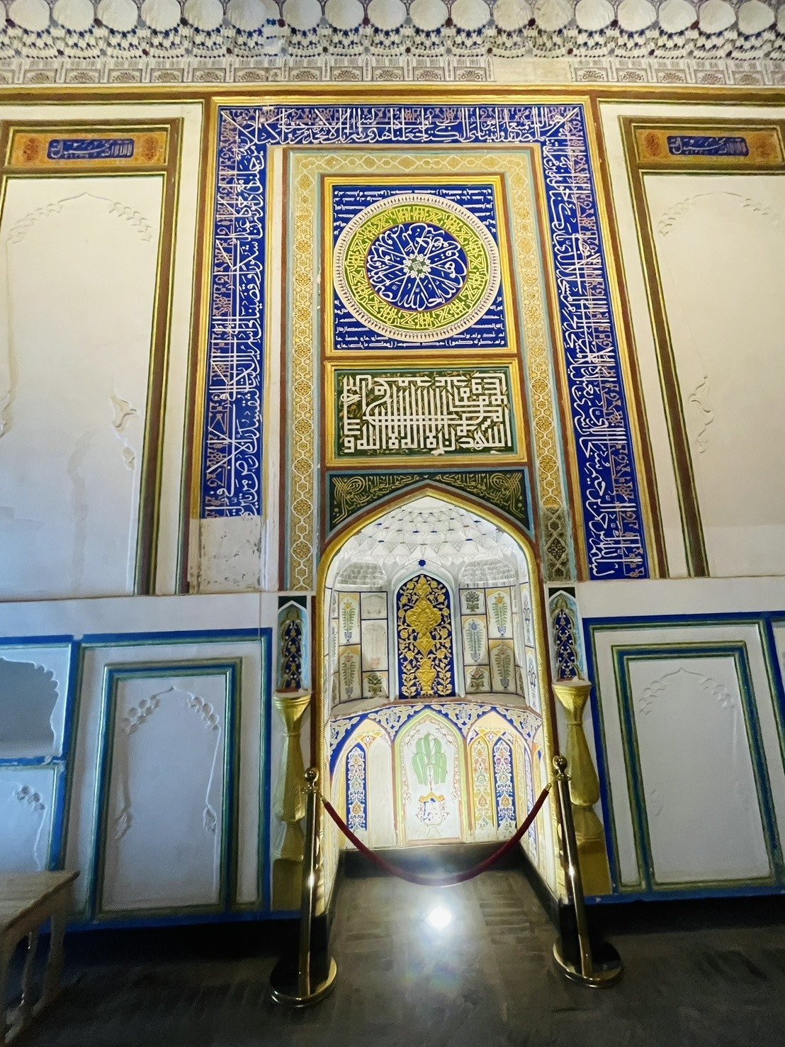 ウズベキスタン旅行記11. 体調不良でも最高！夜のブハラと赤い月｜異国ごはん、わたし流。erize_eatsWORLD