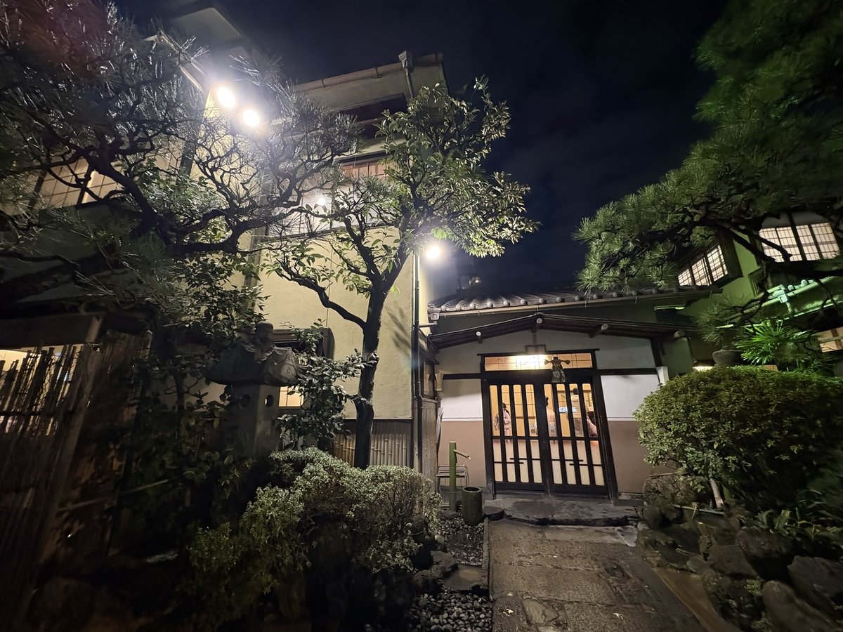 IKEA ／ あつた蓬莱軒｜緑色ワセリン