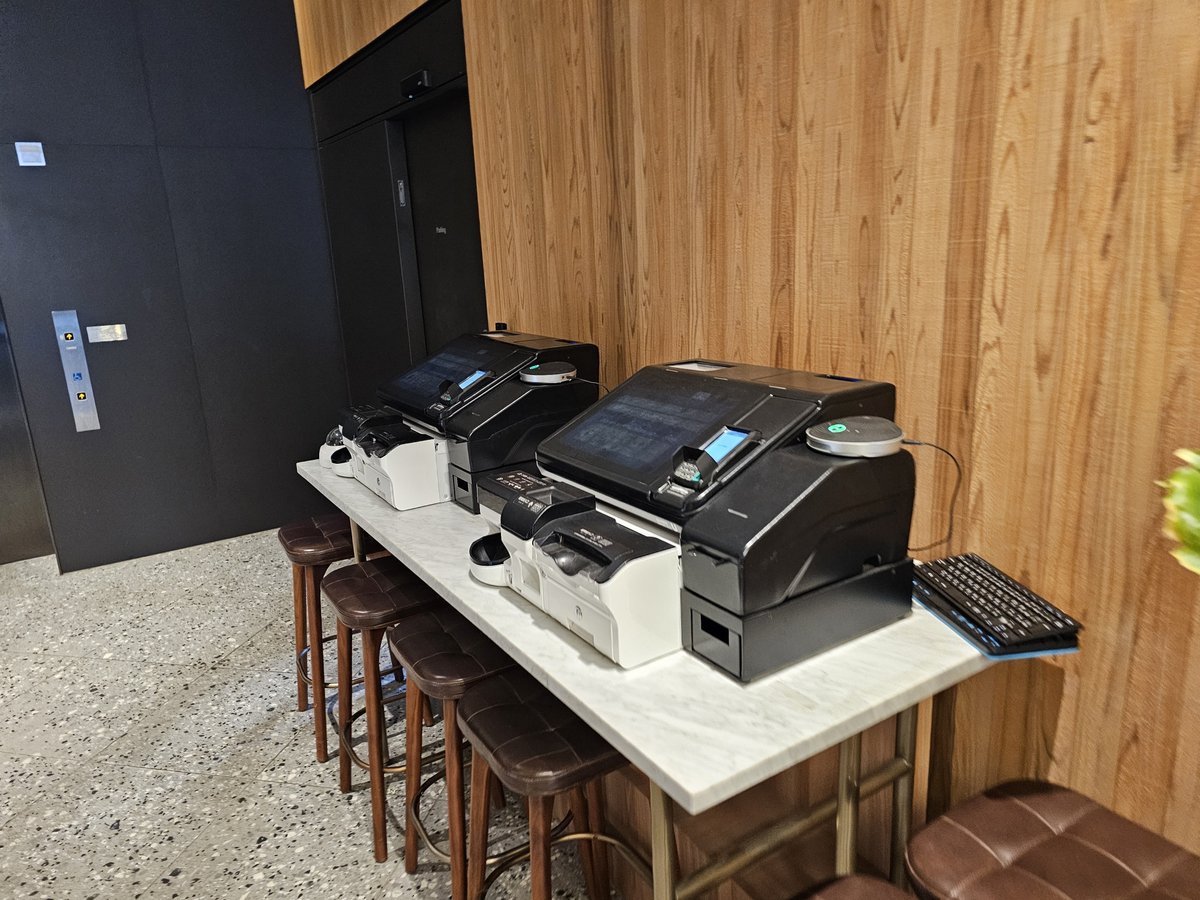 広島で一番おしゃれな夜を。絶景ロビーに癒やされる「THE KNOT HIROSHIMA」宿泊レポ｜最初の1歩がどうなるか