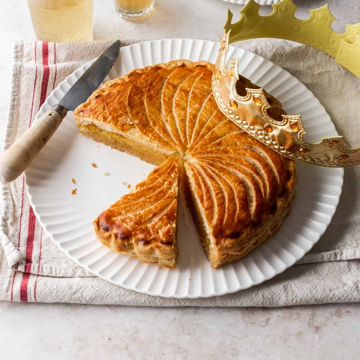 Galette des Rois et frangipane : ガレット・デ・ロワとフランジパーヌ｜イズー@トレビアンフランス語アカデミー