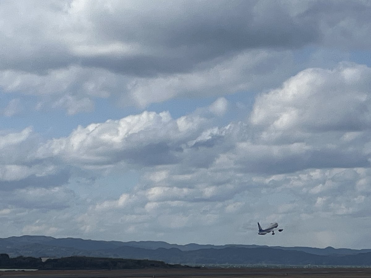 写真日記📔飛行機 ️を見てきました 『彩り』聴き比べてみて💫｜まめ|だれかに喜んでもらうのが好き