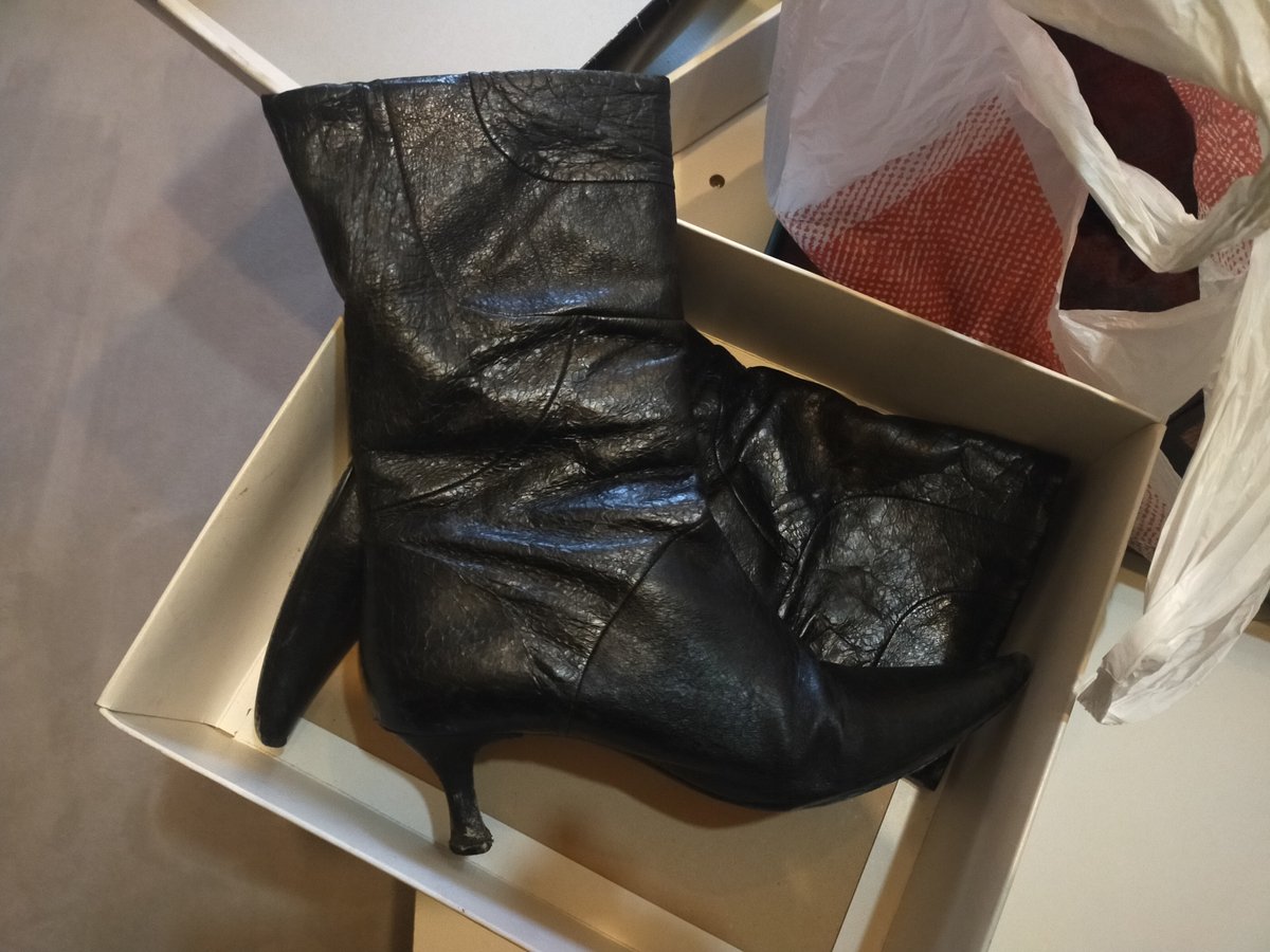 いらないものを捨てようの会｜大文字ミチコ！