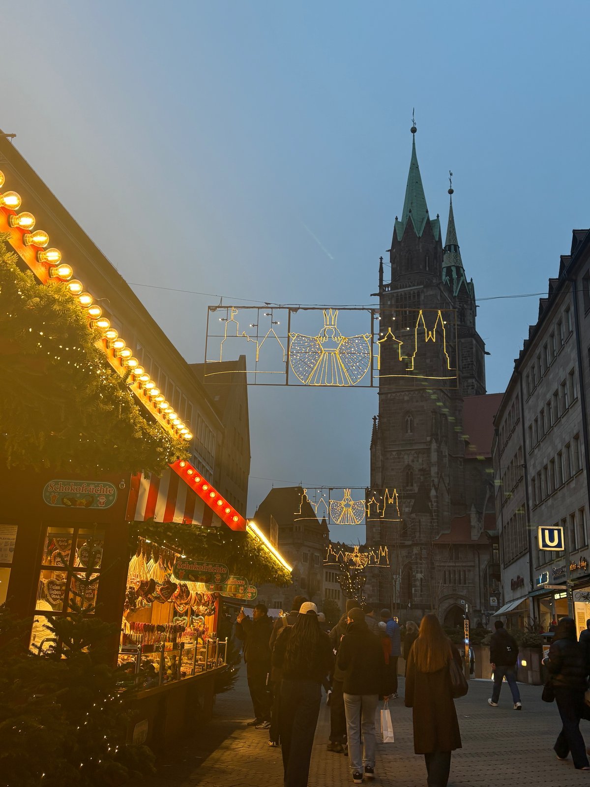 ドイツ旅行2日目🇩🇪クリスマスマーケット in ニュルンベルク｜とことこふらぬーず