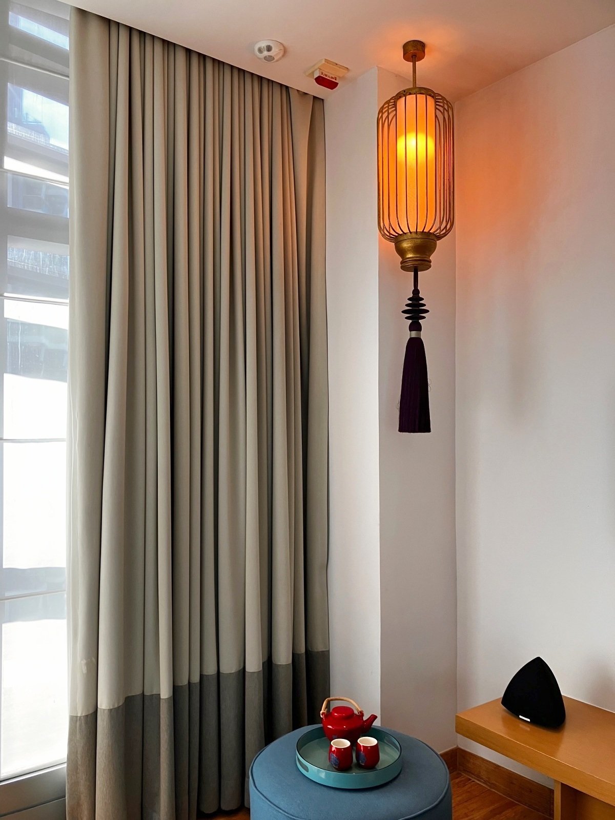 モザイクタイルが美しいスタイリッシュホテル～ホテルインディゴ香港アイランド｜ATSUKO KUSHIMA