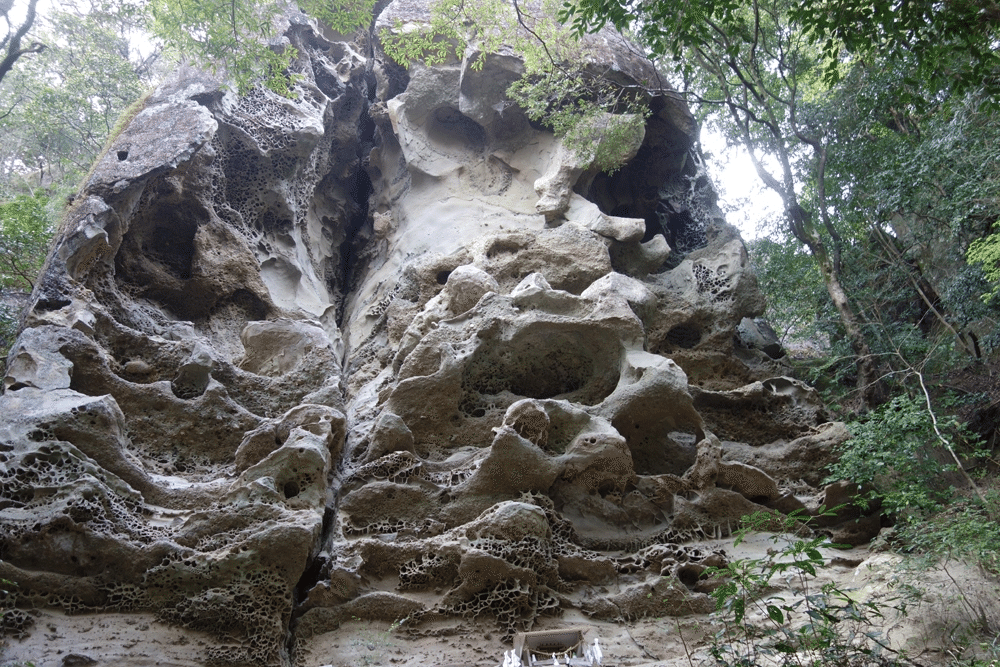 低山なのに冒険でした 愛犬と登った岩だらけの双石山｜YUNE