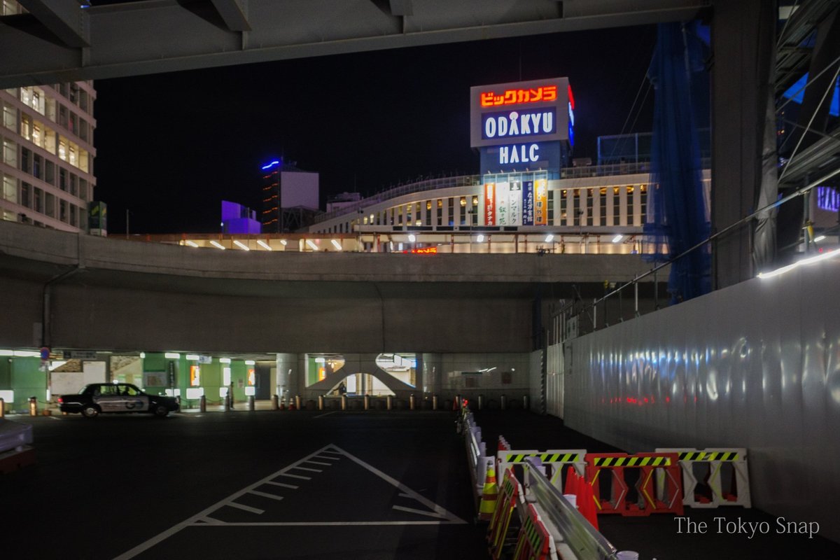 光る「新宿の目」をGR IVで撮影｜K | The Tokyo Snap