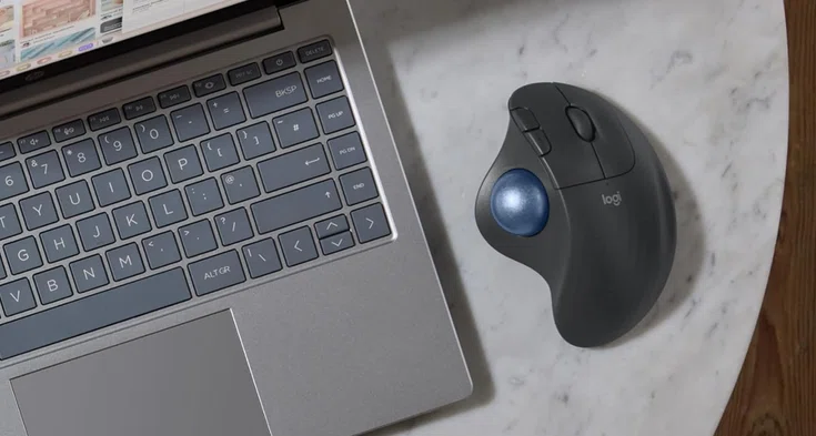 Make the Most of a Small Desk! 5 Recommended Space-Saving Gadgets｜Fumi ...