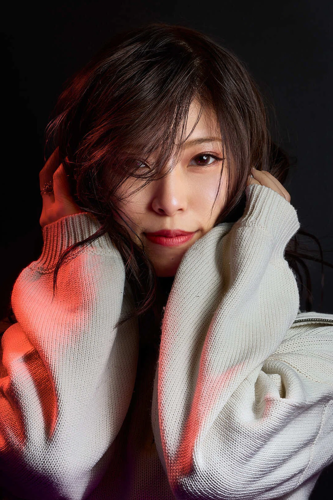 Feral Fluff｜髪質改善×ダークラベンダーグレージュの透明感カラーで“大人可愛いトレンドヘア”｜東京 吉祥寺の深夜美容室 UNE ...