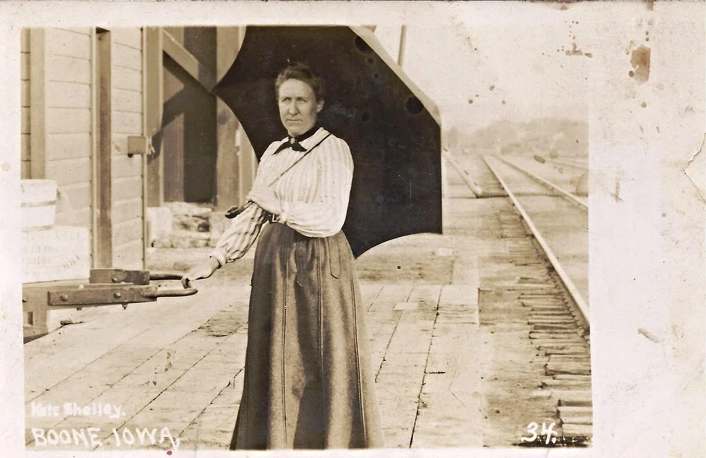 The Girl Who Risked Her Life to Cross the Bridge—The Truth About Kate ...
