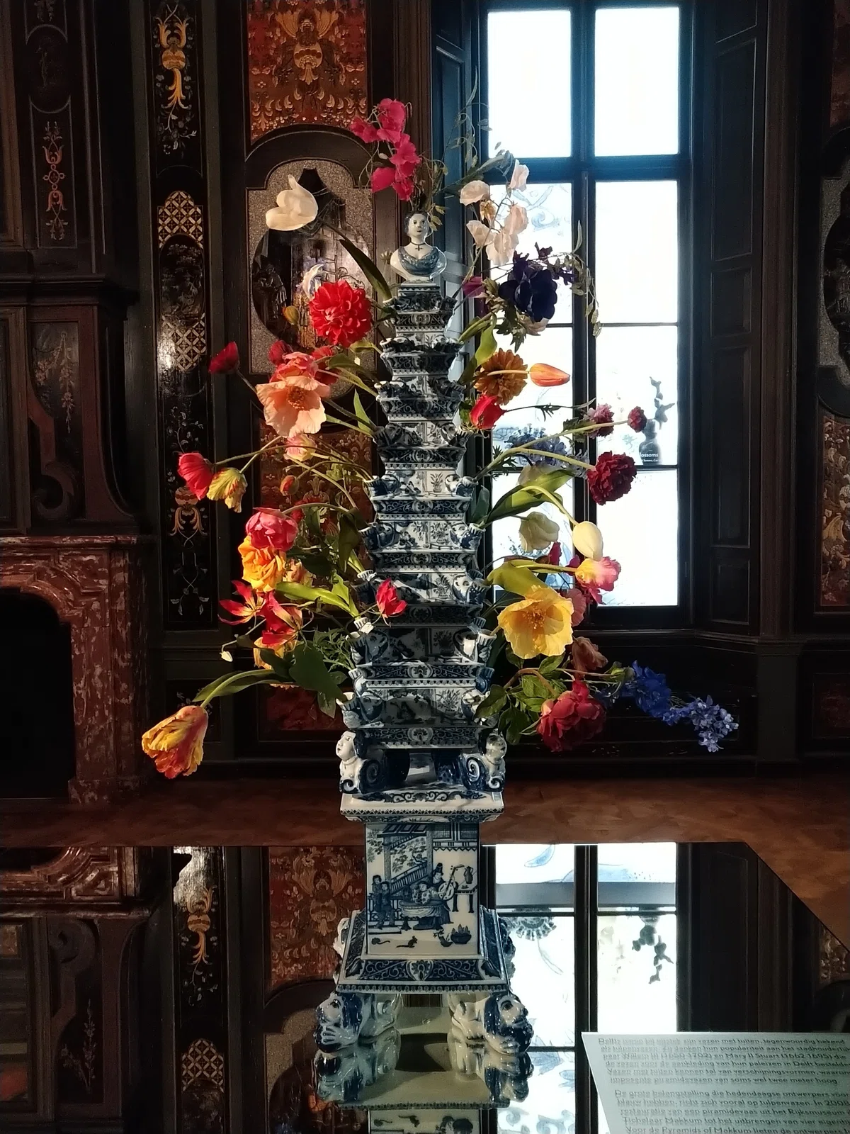 A Dutch vase I want to display in a tokonoma: The warmth of Jan van der ...