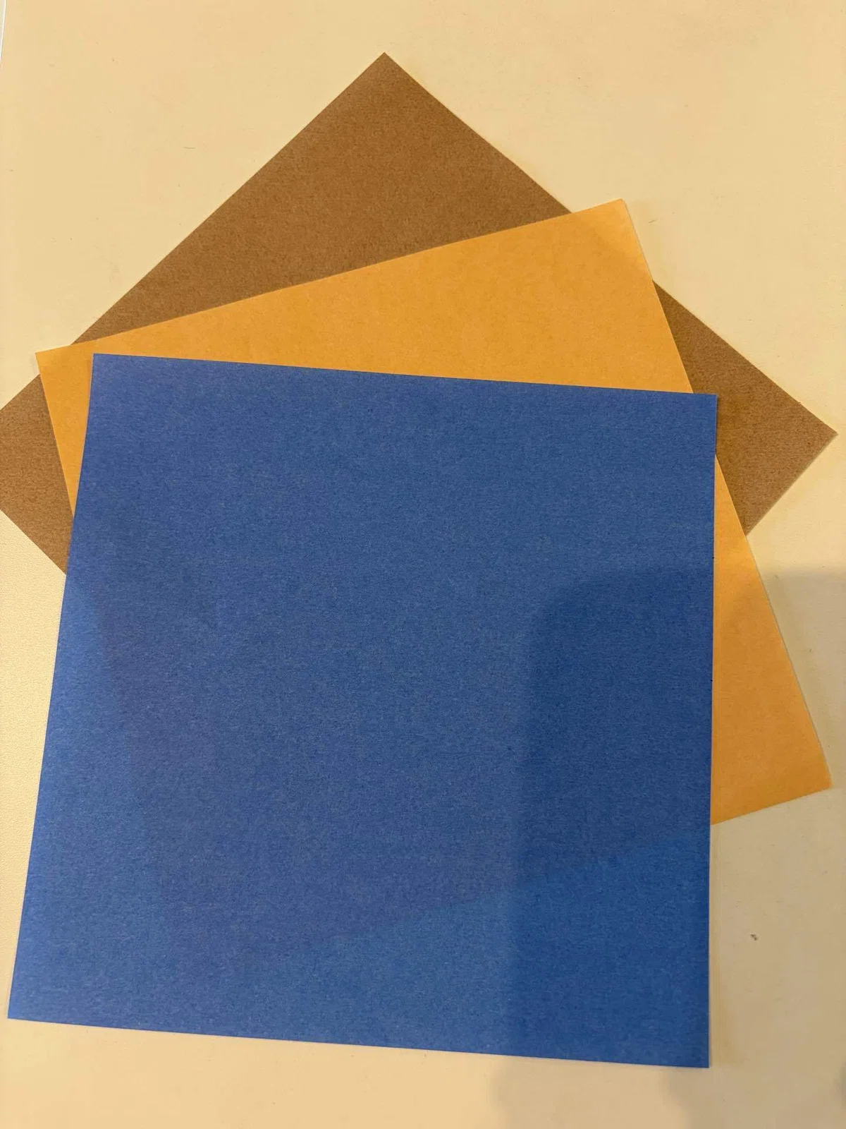【子供と作る】折り紙で作るこんぺいとう・くす玉｜Lico