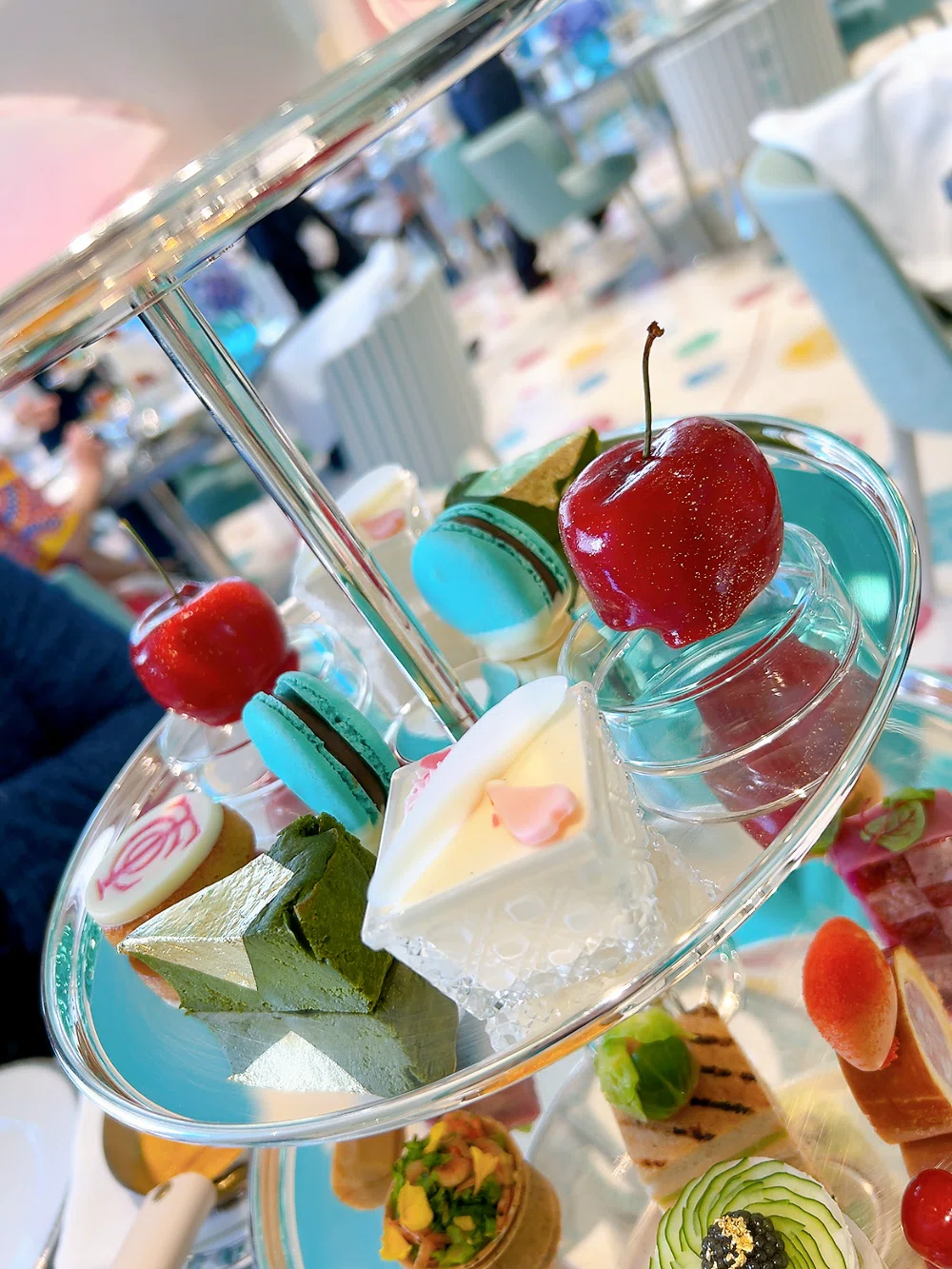 I went to the Tiffany Blue Box Cafe.｜NOAH