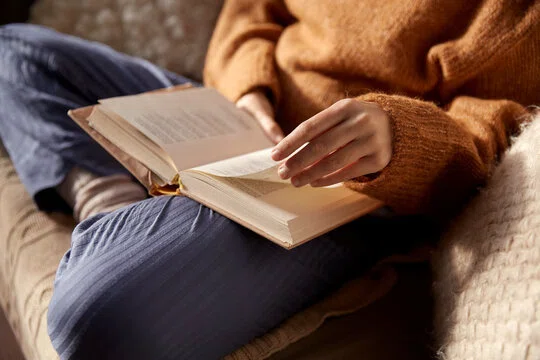 How to choose between e-books and physical books｜ジシュカ