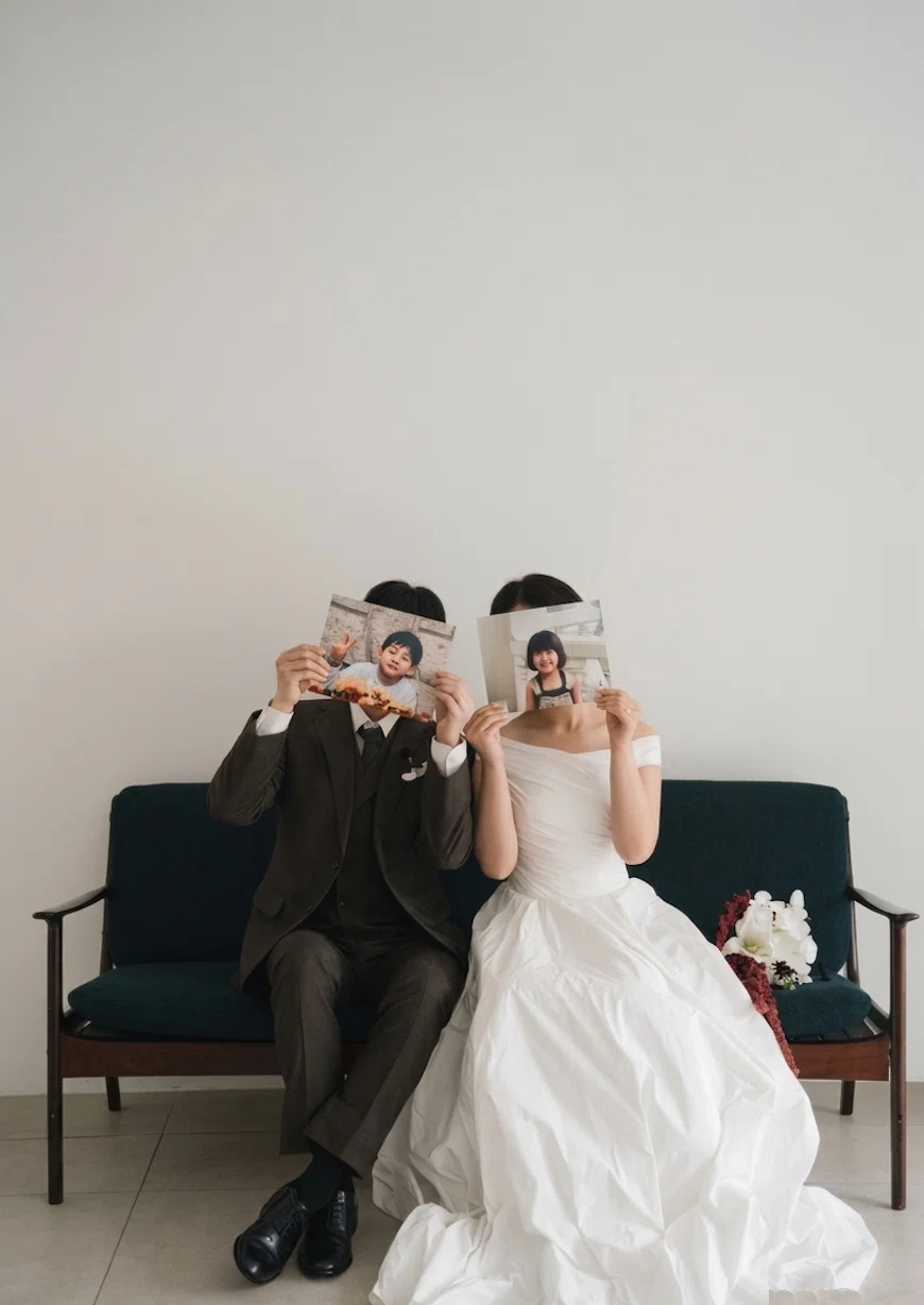 No Need to Be Shy! Poses and Preparation for Korean Couple Photos That ...