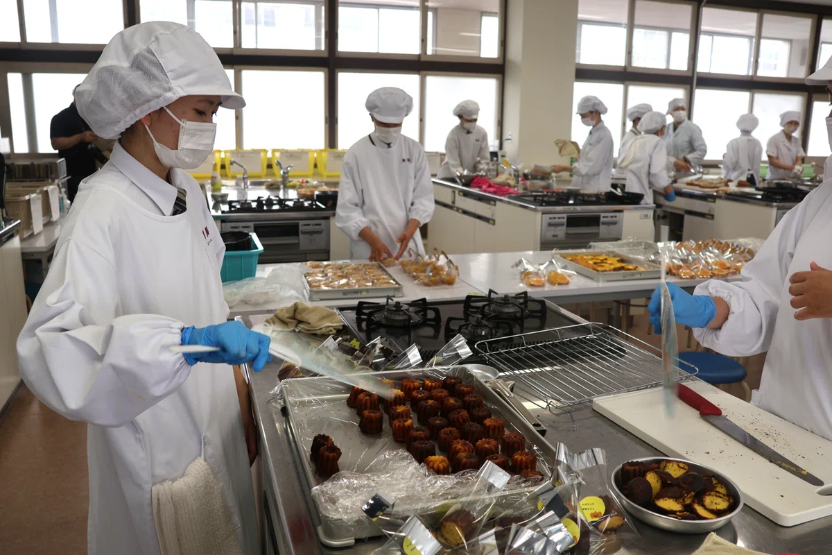 [Prefectural Koyo High School🧁🍩] Delivering smiles with handmade sweets ...