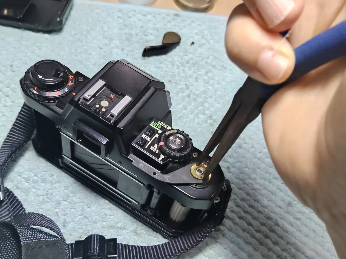Disassembly of the Pentax Program A｜フィルムカメラ修理のアクアカメラ