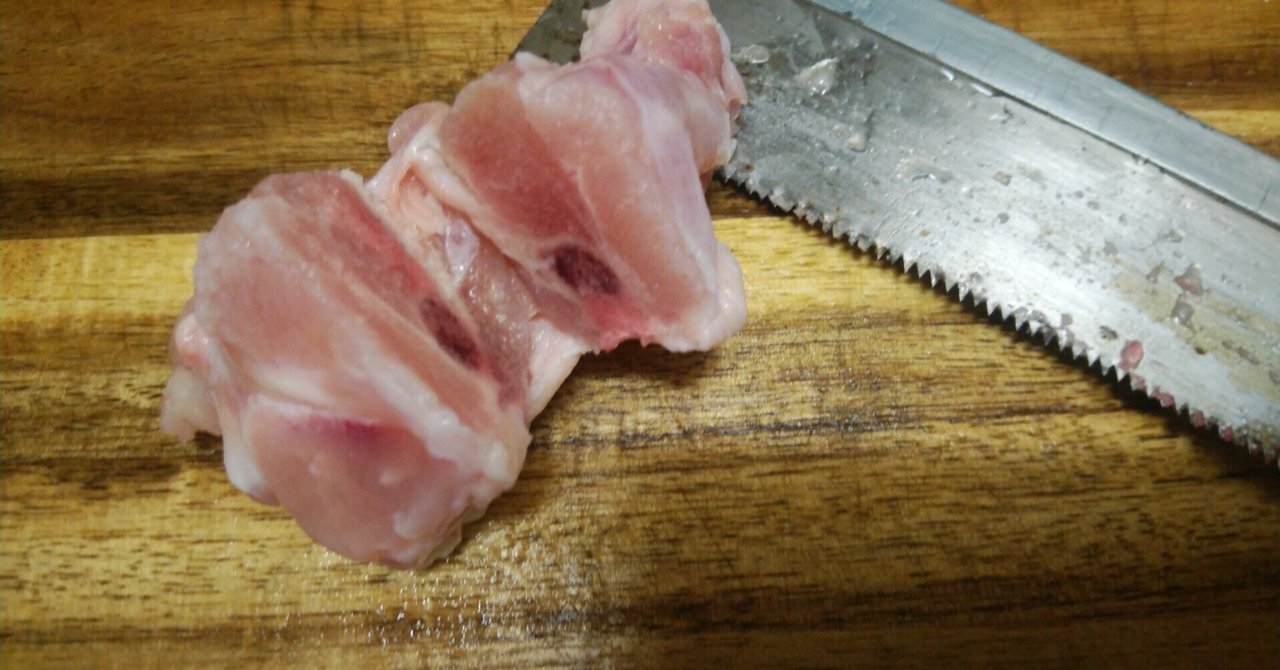 手羽元の骨髄からとったボーンマロウスープ｜Yossy Sato